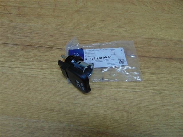 Genuine OEM MERCEDES Plug Socket A1638200051 for sale online | eBay