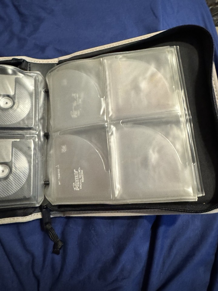 mini disc case logic Book . 24 Disc Capacity. 4 74 Min TDK Disc ...