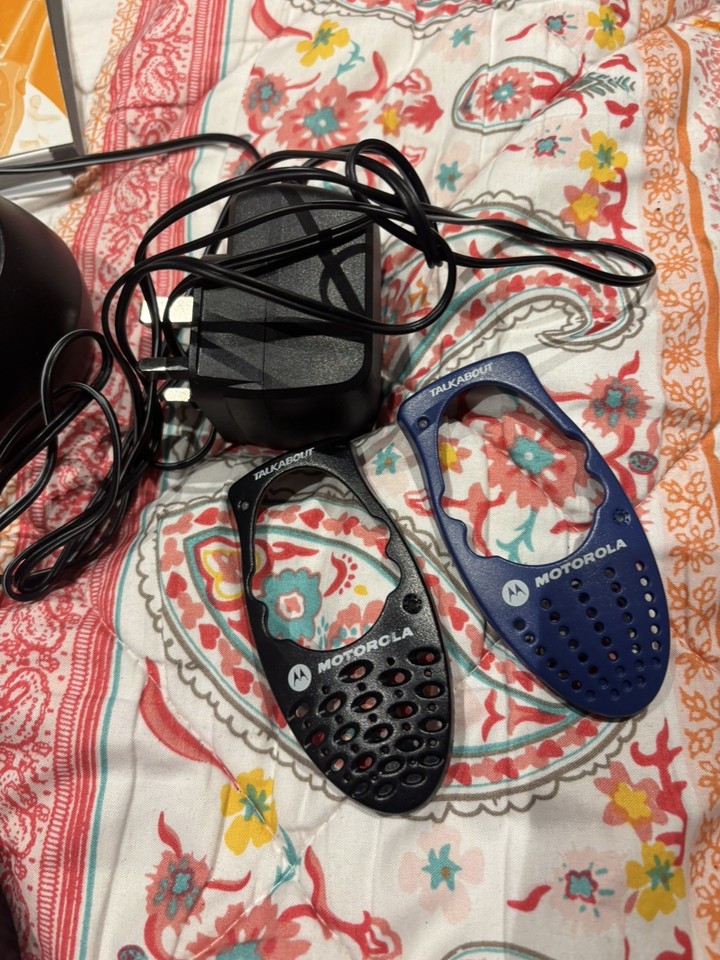 Motorola Talkabout T5422 (8 Channels) Two Way Radio. Great Set With ...