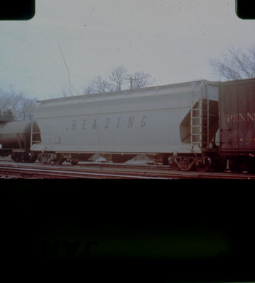 RDG reading railroad covered hopper LoL 79923 dupe kodak slide | eBay