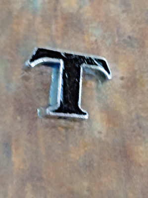 Valiant Bonnet Letter "T" Suit VC & Early VE Boot lid Very Good | eBay ...