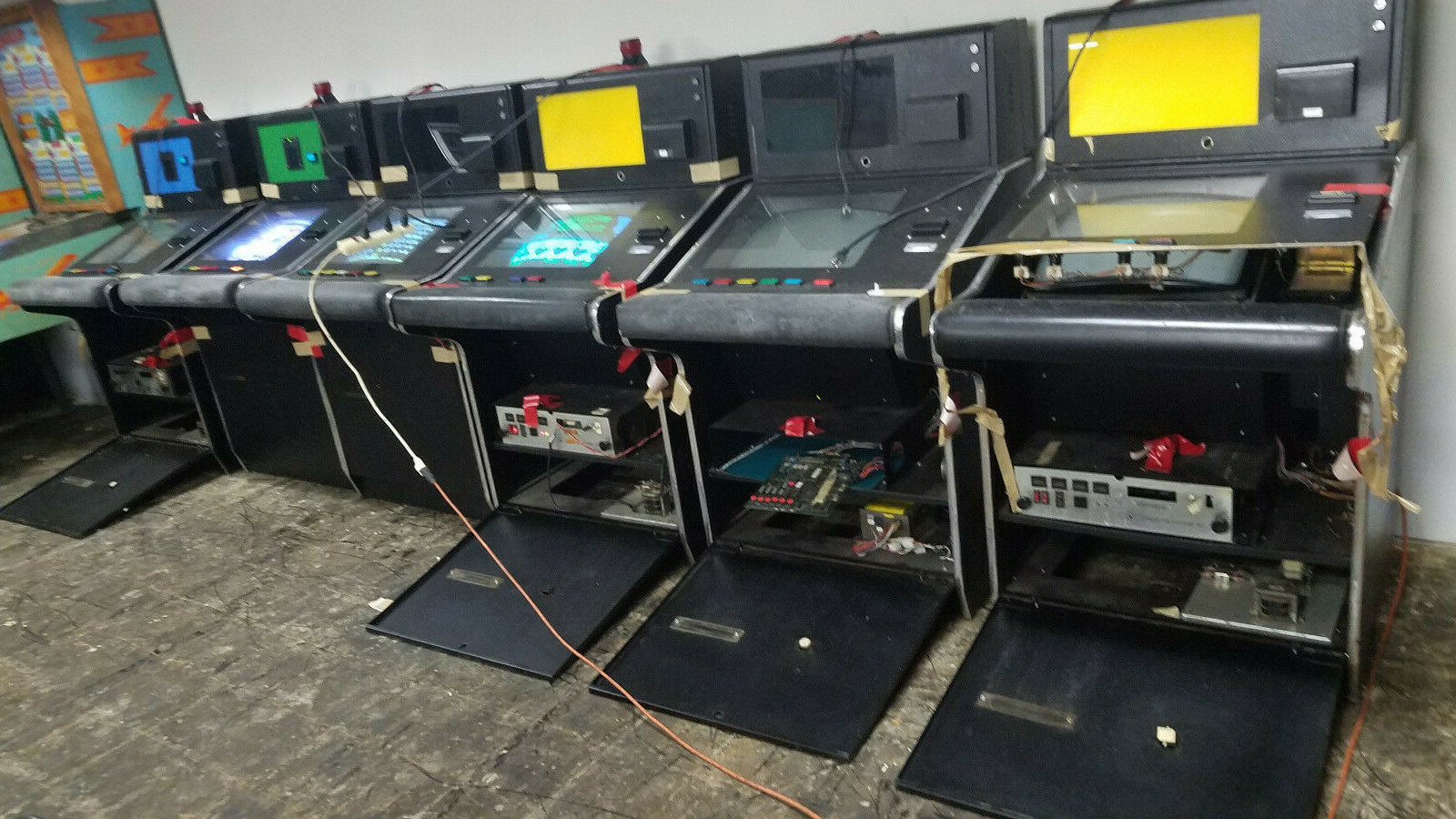 Lot of 6 Metal Sit Down Cherry Machines with Dollar Bill Acceptors and ...