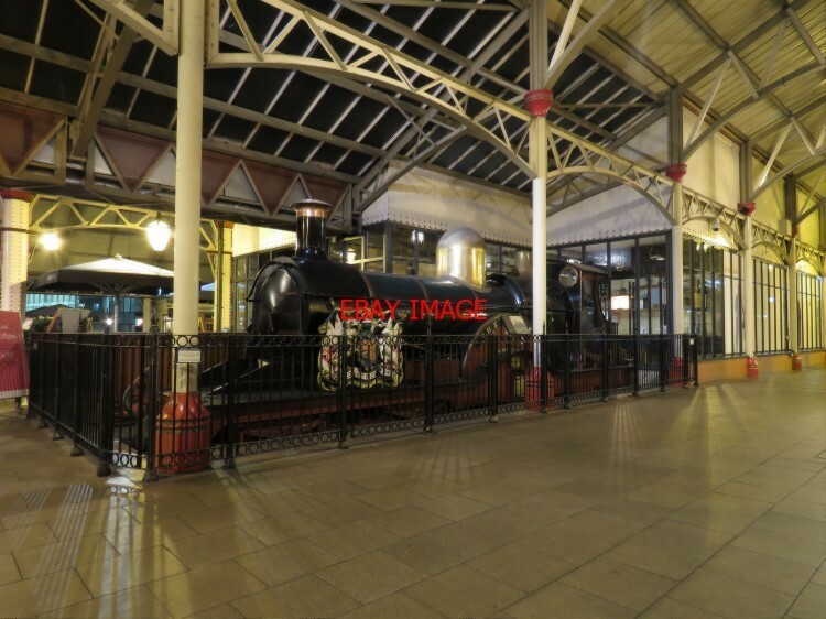 PHOTO FULL-SIZE REPLICA STEAM LOCOMOTIVE GWR 3031 CLASS "THE QUEEN" AT ...