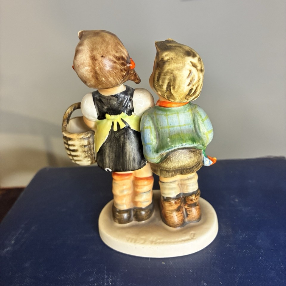Vintage Goebel m j hummel “to Market” figurine With A Scratch In The ...