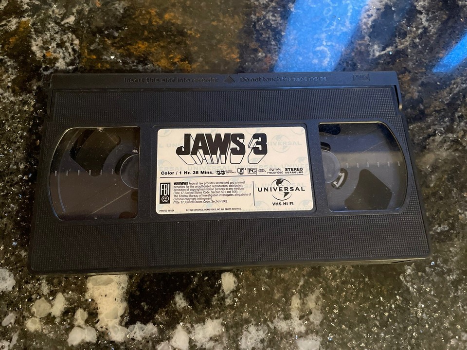 Jaws 3 (VHS 1983) Universal Home Video Dennis Quaid HORROR CULT ...