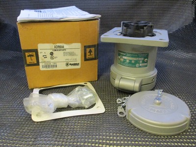 Receptacles & Outlets - 4W 4P