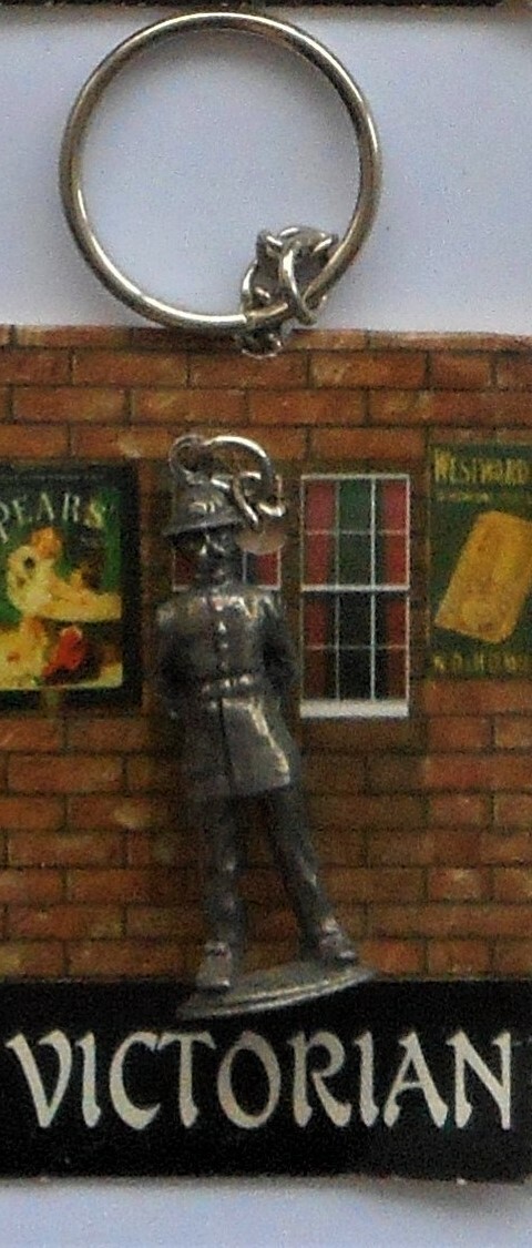 KEYRING FAMOUS HISTORICAL FIGURE ROBIN HOOD HENRY VIII QUEEN ELIZABETH ...