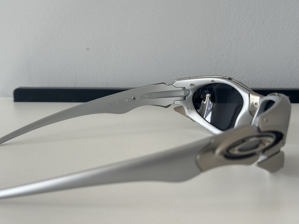 Oakley Vintage 90s Plate Sunglasses Silver Frame, Black Lenses ...