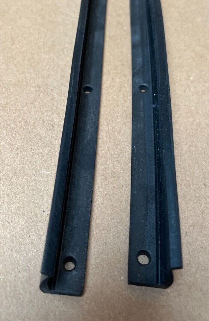Land Rover Defender 90 110 Front Door Lower Rubber Seals X2 MWC6130 ...