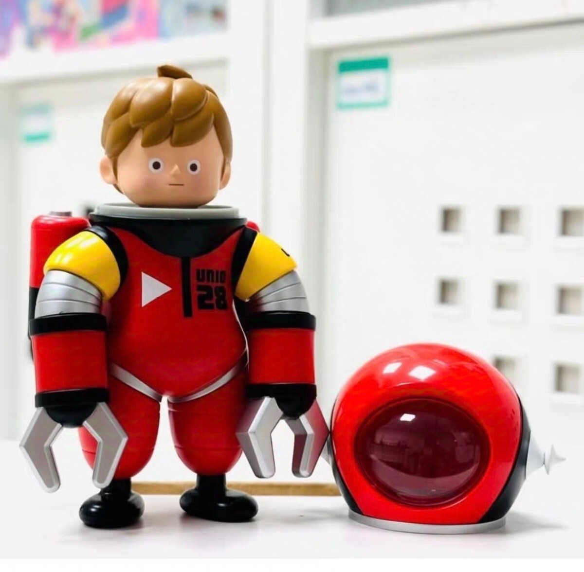 HOW2WORK 009 UNIO Astronaut Lost In The Space Red 28th Ann Limited H18cm(7.1in) | eBay