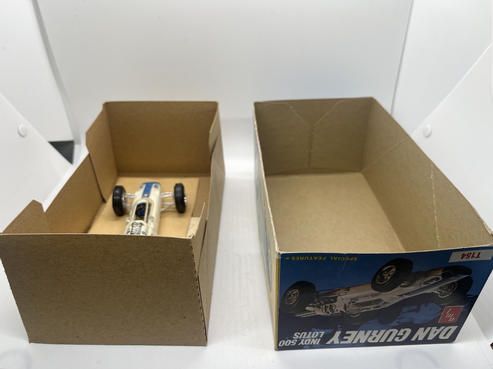 AMT Dan Gurney Indy 500 Lotus Racer 1:25 Scale Plastic Model Car Kit ...