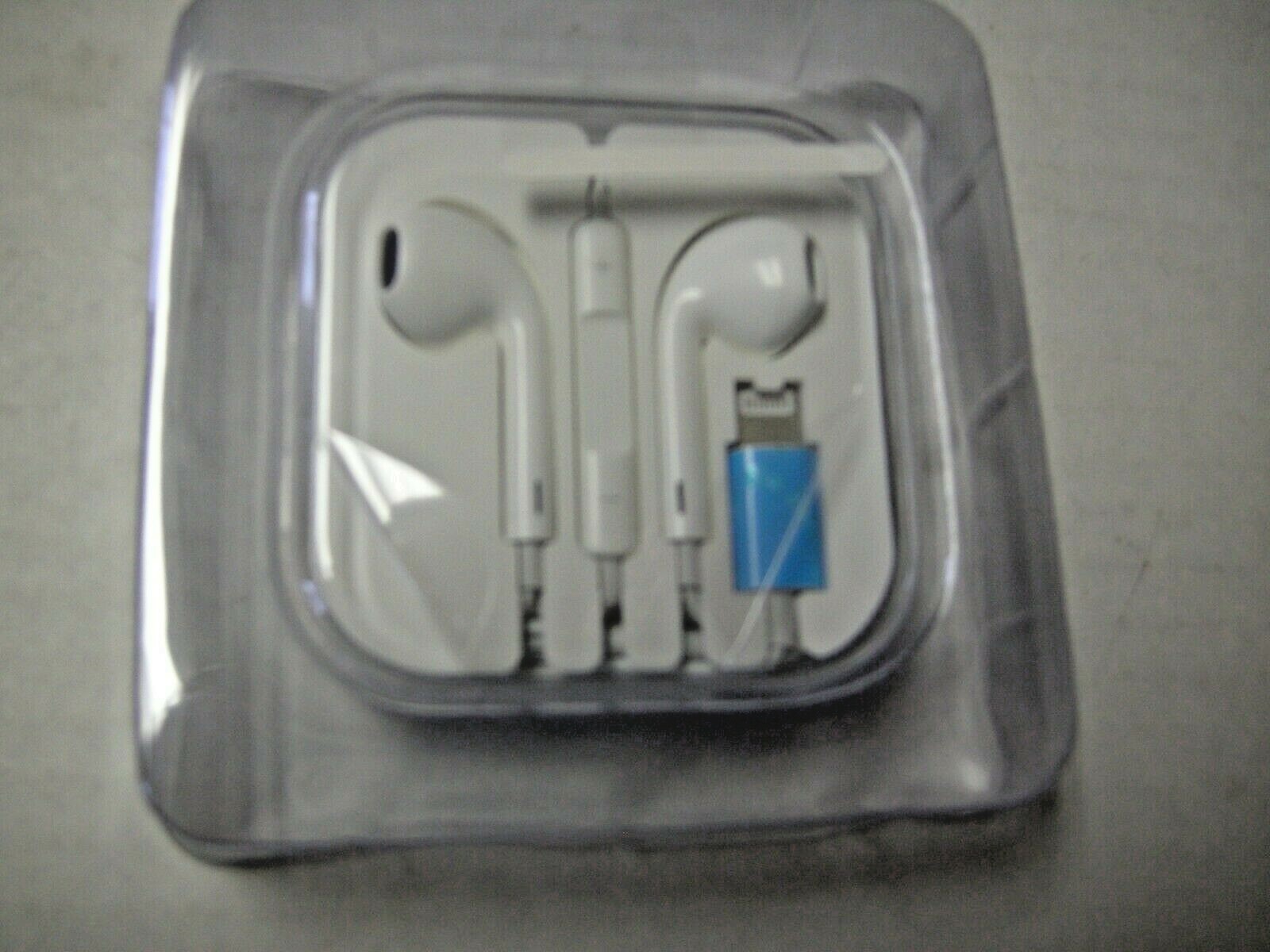 iPhone Earbuds in Plastic Case, Ear7+, IOS 12, Lightning, With Mic ...