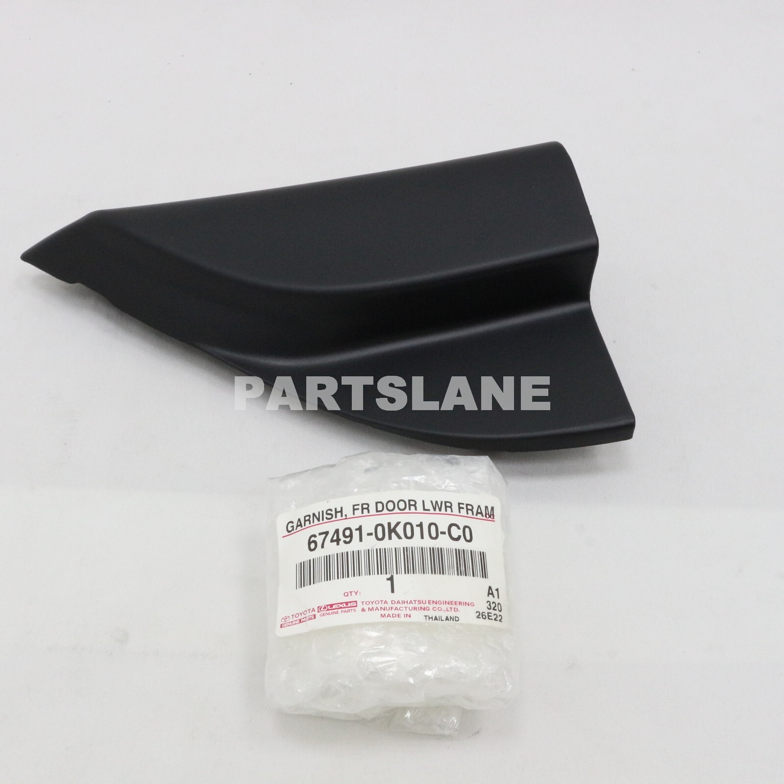 Toyota Hilux OEM Front Right RH Door Lower Frame Bracket Garnish 67491 ...