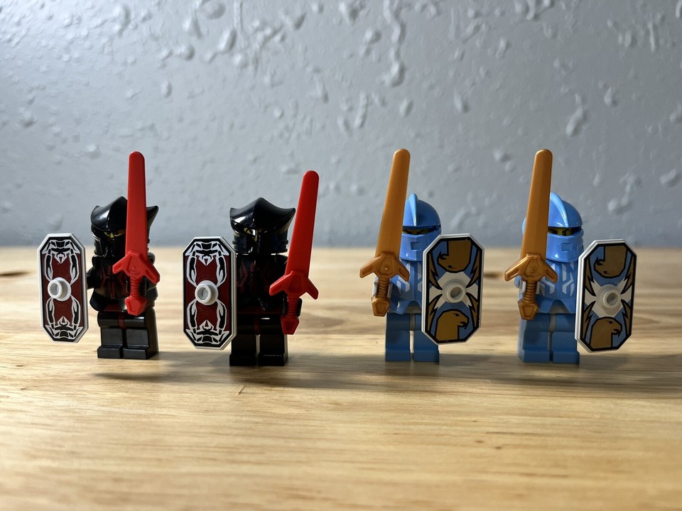 LEGO Knights Kingdom Chess Set (4277678) RARE Almost Complete (Missing ...