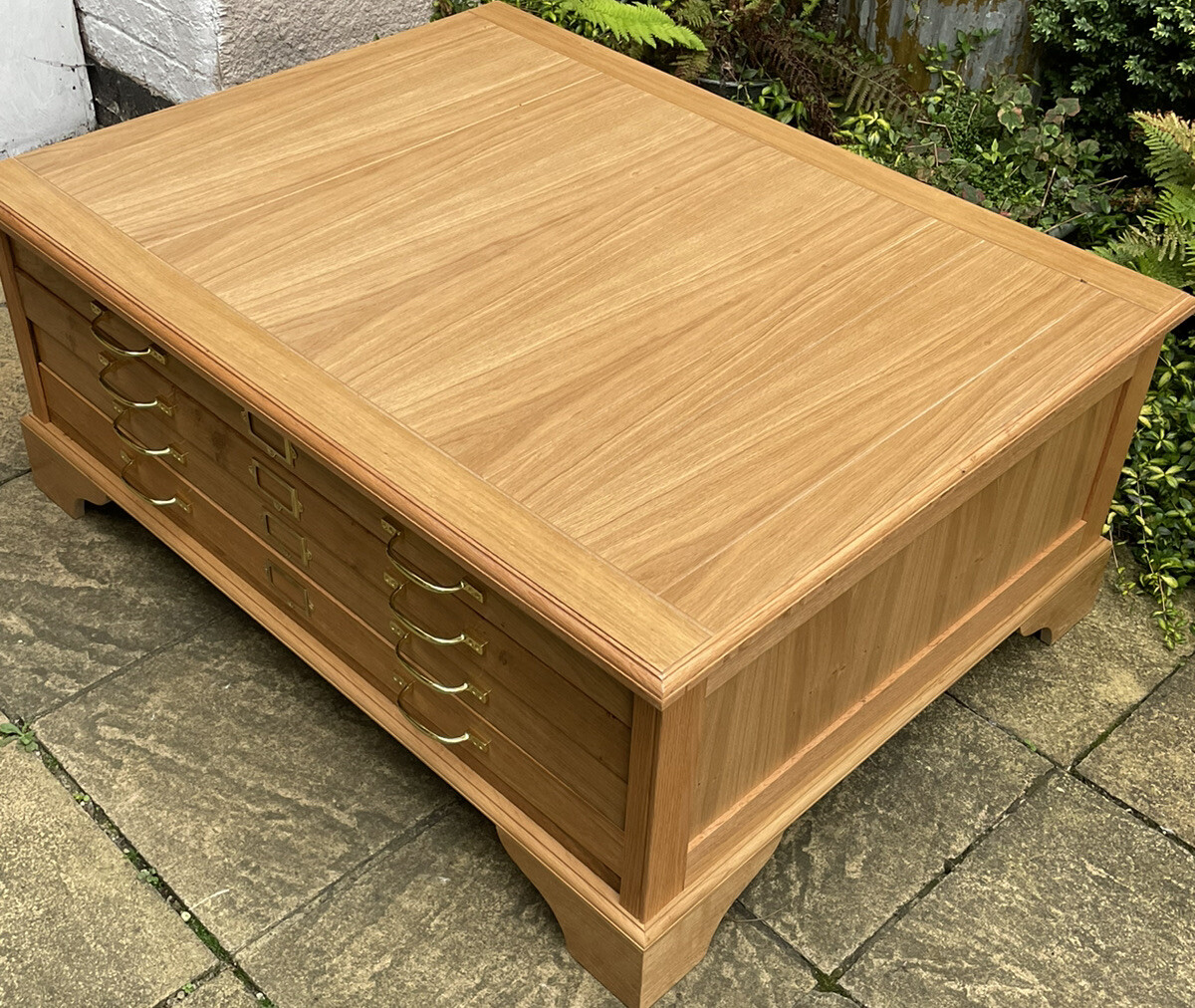 OUTSTANDING LARGE ARTS & CRAFTS OAK PLAN CHEST/COFFEE TABLE ERCOL ...