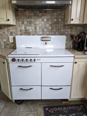 Vintage Magic Chef Stove Oven Appliance 1930s Functional with Storage ...