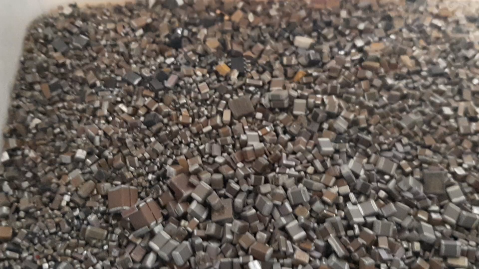 344g MLCC Kondensatoren PC Schrott Palladium Silber Gold Keramik ...