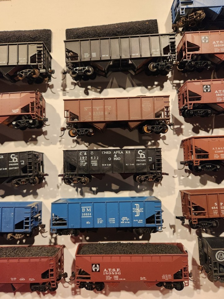 Lot of 23 HO Scale Hopper Mix - Freight Car Lot | eBay