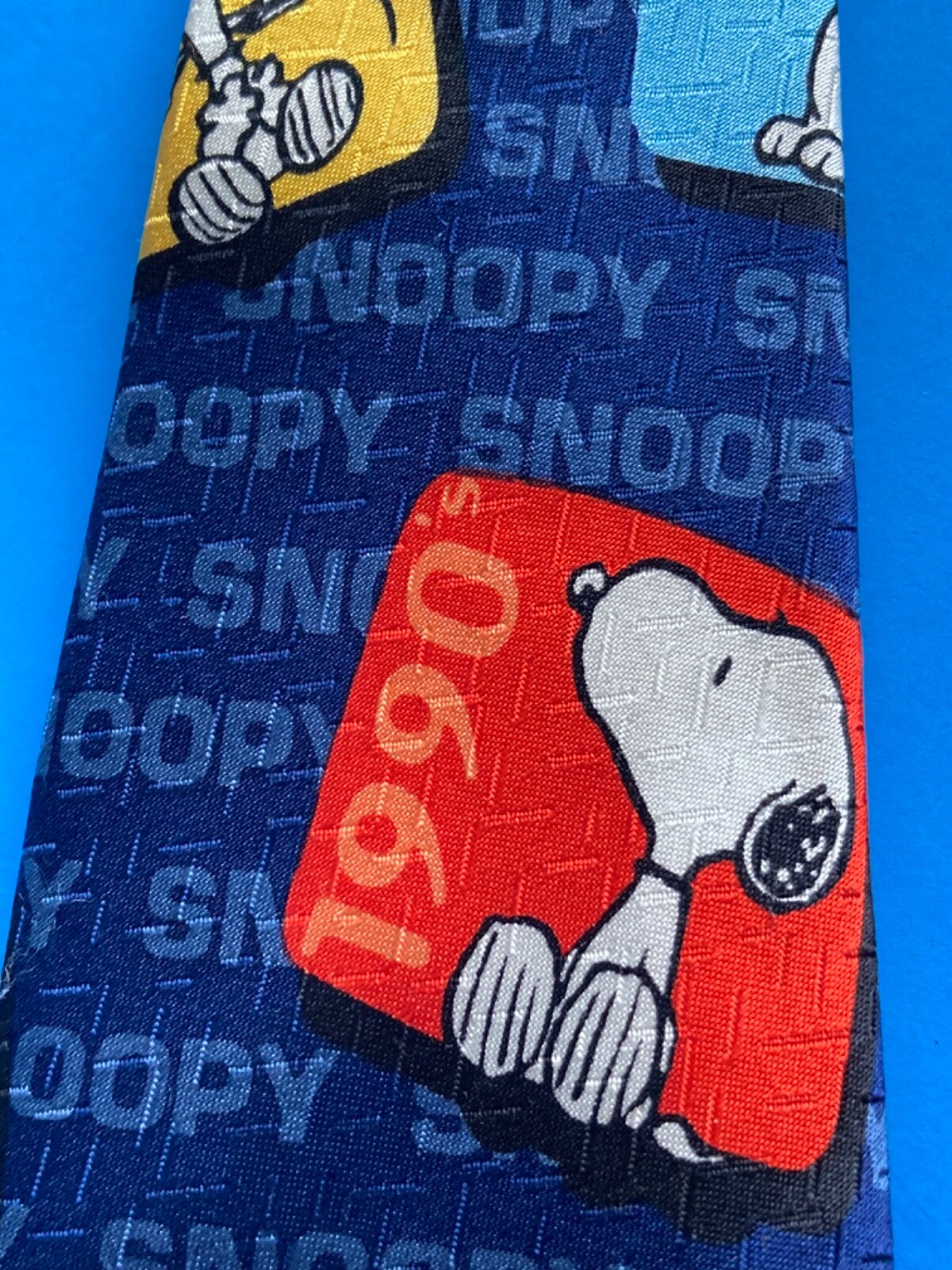 NEW Vintage Silk SNOOPY Through The Years NECKTIE Pea… - Gem