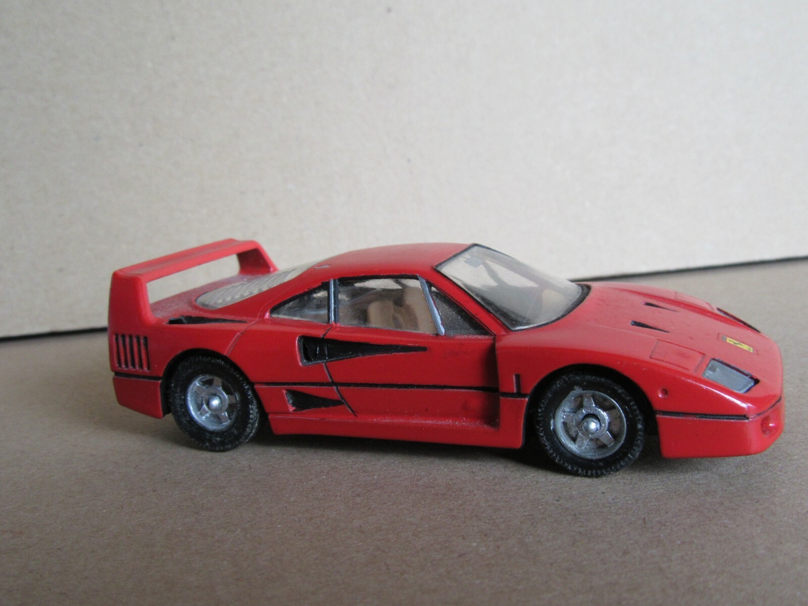 147A Vintage Artisanal Kit Base Burago Italy Ferrari F40 Red 1:43 | eBay