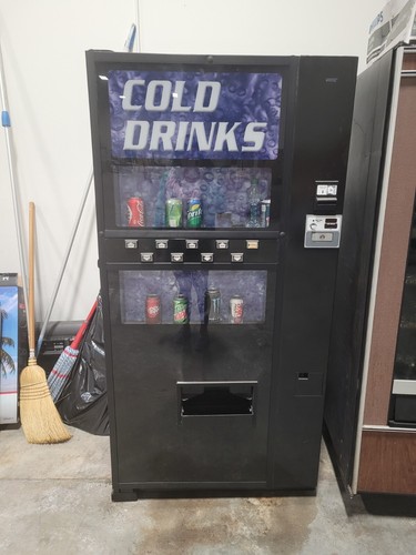 ADA Compliant 8 can/bottle Soda Vending Machine - 12 oz. cans, W/Bill ...