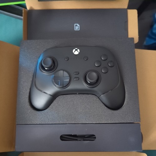 ($100)Razer Wolverine V3 Tournament Edition Wired Gaming Controller ...