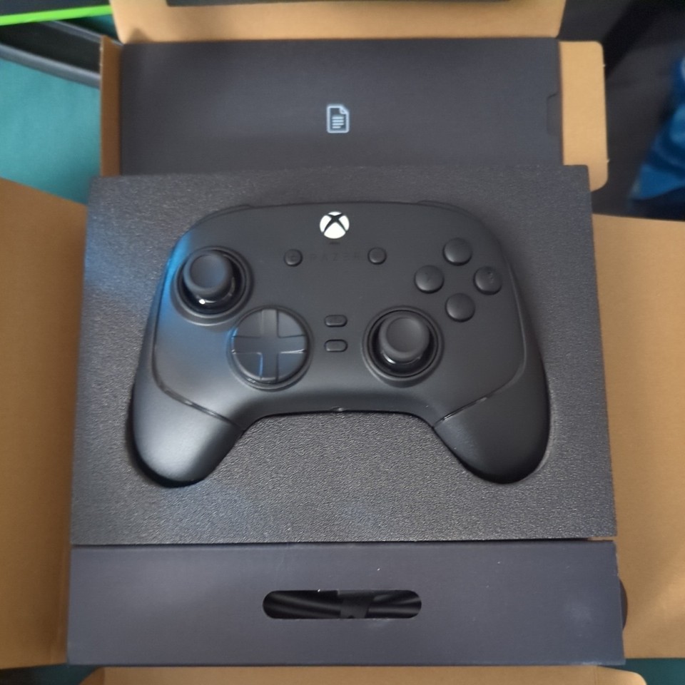 ($100)Razer Wolverine V3 Tournament Edition Wired Gaming Controller ...