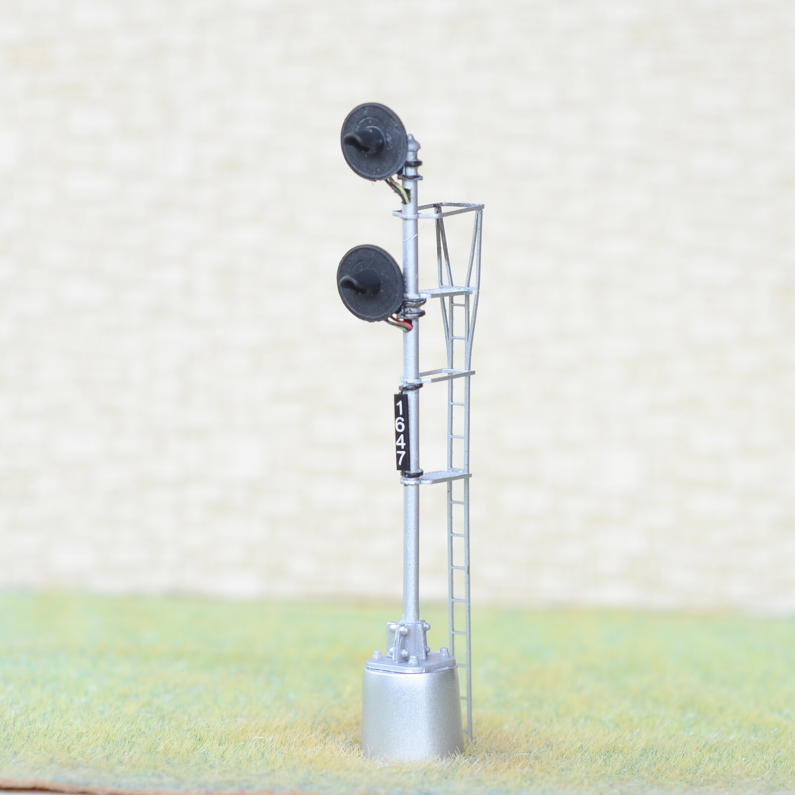 1 x HO scale model railroad 3-colors searchlight signal metal pier 2 ...