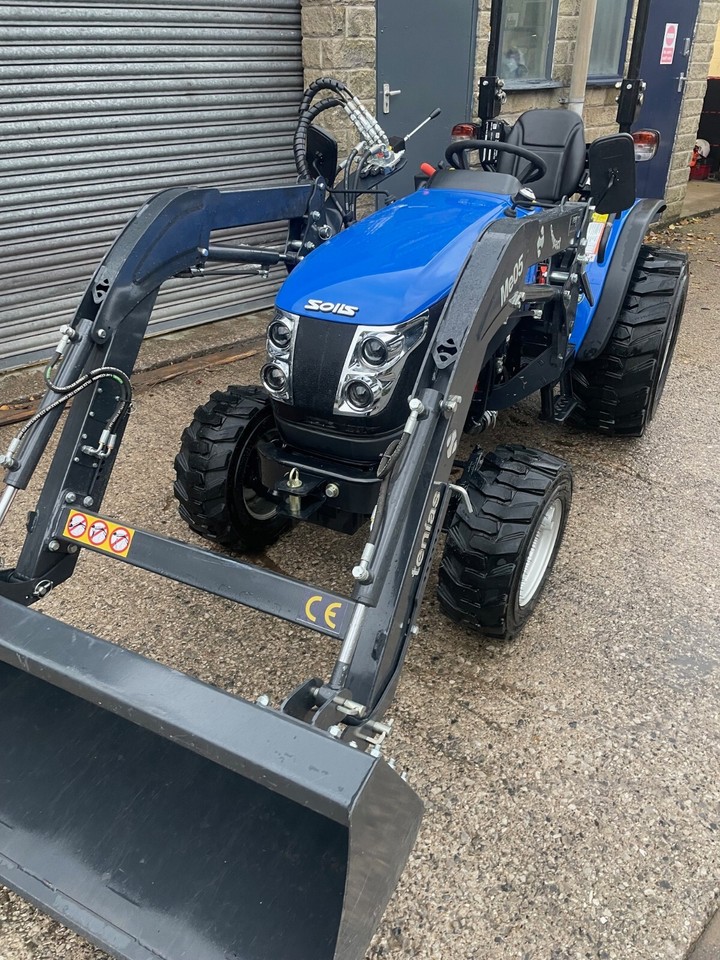 Solis 26 4WD tractor - Loaders, back actors, cabs & machinery at ...
