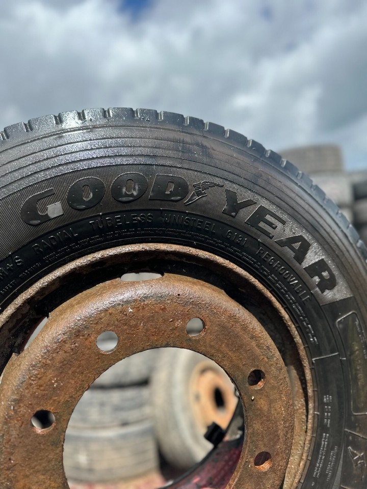 Goodyear Regional RHD II 9.5 R17.5 - Drive Pattern - Built On An 8 Stud ...