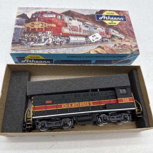 Athearn Ho Scale Iowa Interstate #250 Locomotive HO Scale Train Engine ...