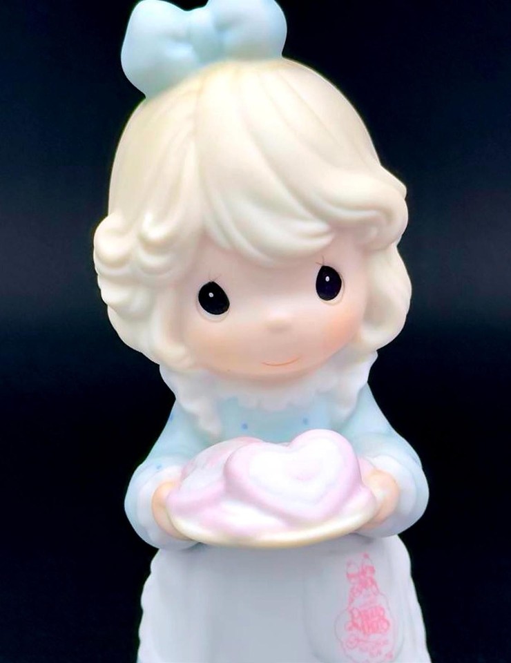 Rare Precious Moments Collectible Figurine Girl w Heart Cookies Limited ...