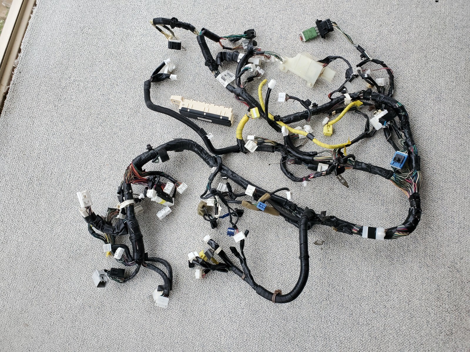 V6 Auto body wire harness Part# 82141-046