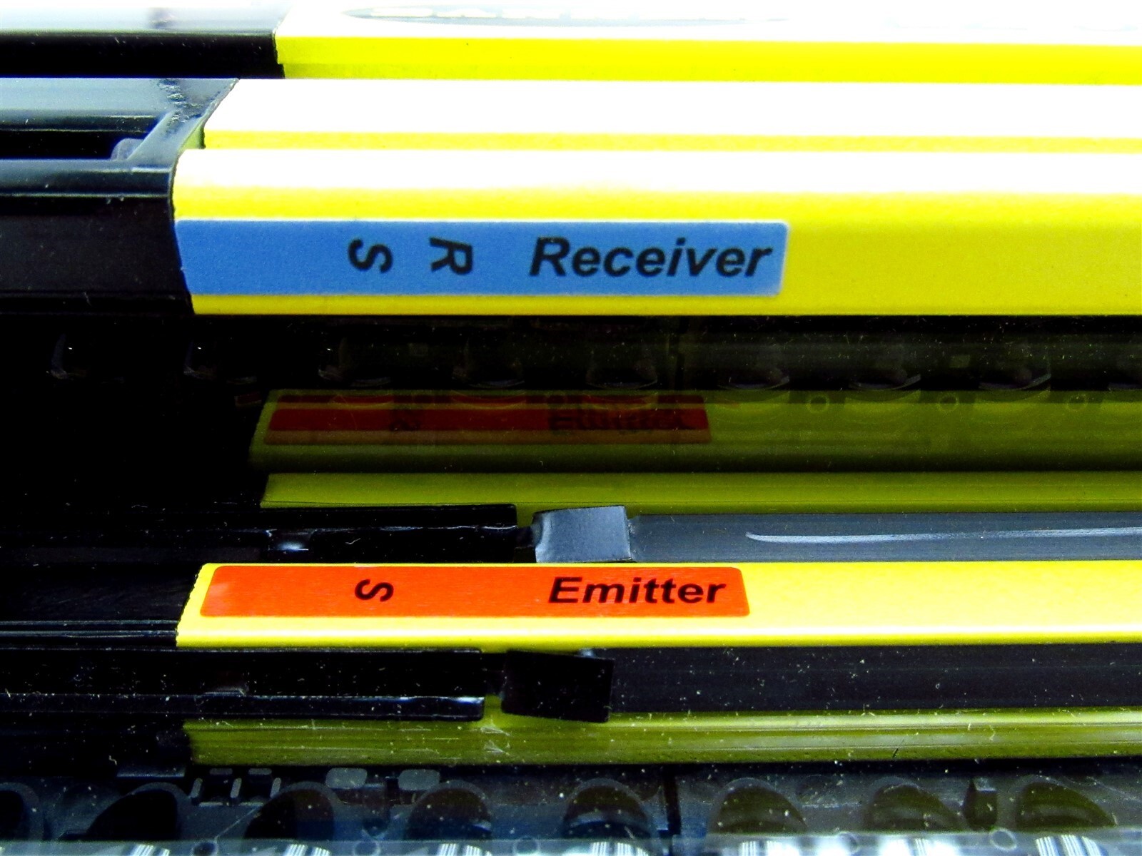 Banner Engineering E2-Screen LS Emitter and Receiver w/ Mounts SLLCP23 ...