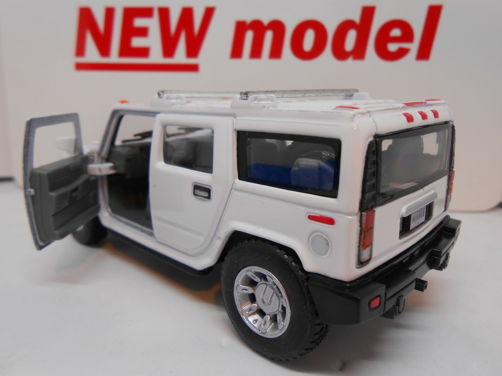 TOY CAR HUMMER H2 SUV 4x4 WHITE MODEL BOY GIRL DAD MOM BIRTHDAY PRESENT ...