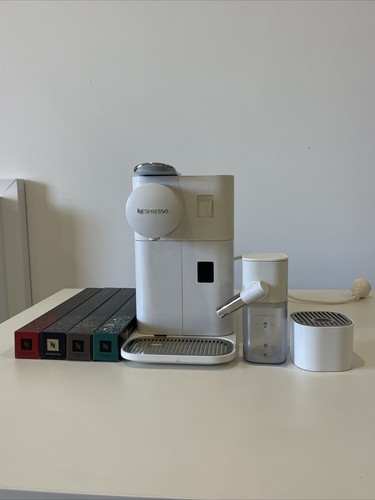 De'Longhi Nespresso EN510B Lattissima One Capsule Coffee Machine - Red ...