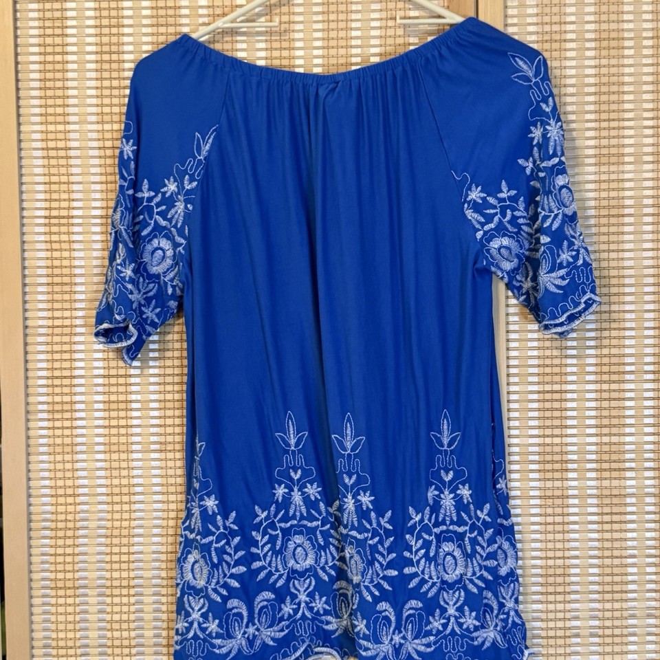 Liv Los Angeles Womens L Top Embroidered Scalloped Edge Boho Floral ...