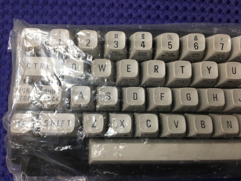 NEW Vintage Commodore C16 Keypad NOS 251798-01 1784 1027 All Gray Key ...