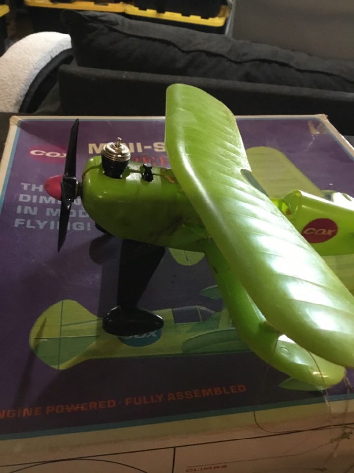 cox mini-stunt super 020 lime green gas powered control line airplane w ...