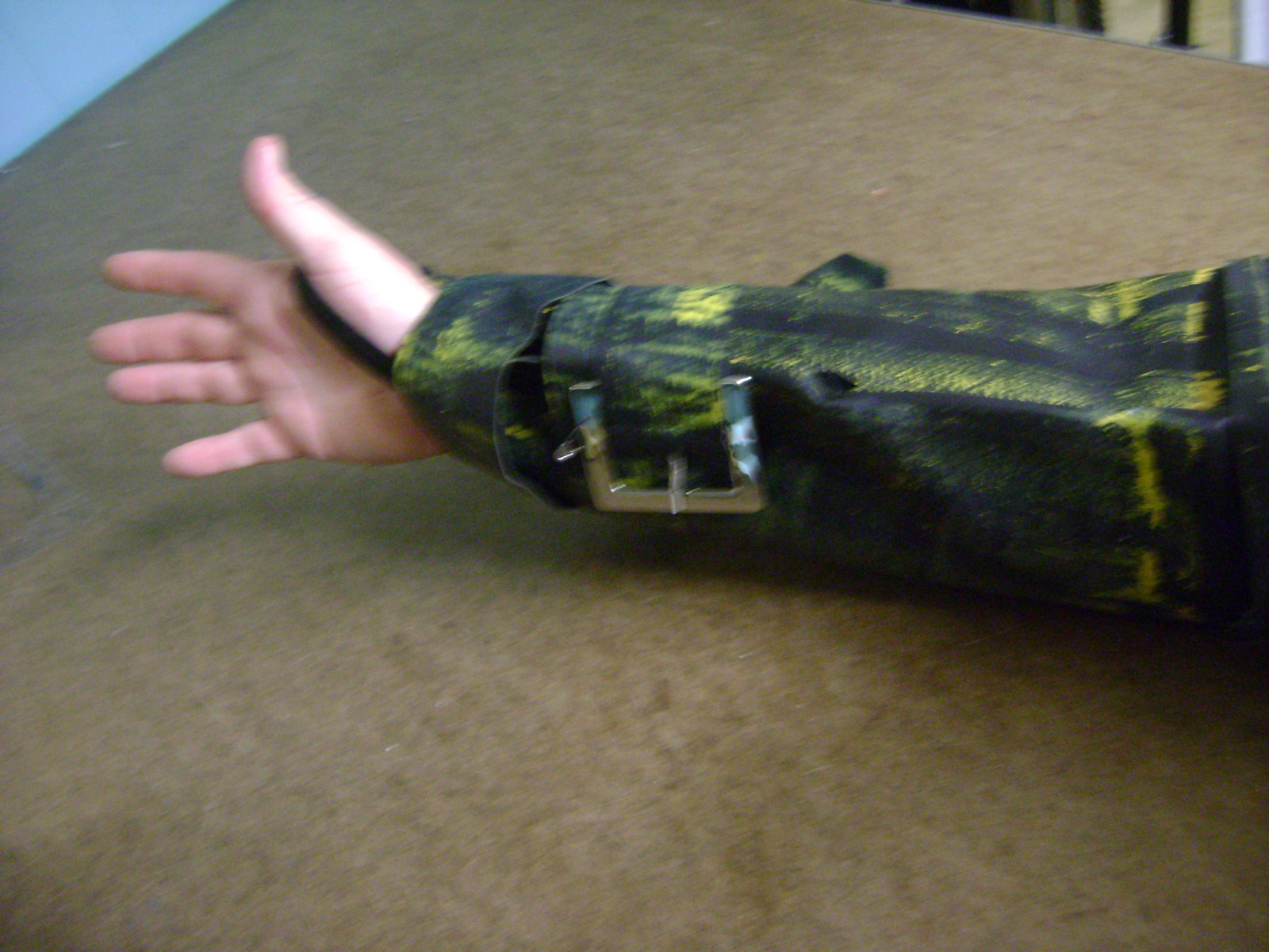 HALLOWEEN PROP HAUNTED HOUSE VIKING SKULL MASK & SLEEVE CUFFS COMBO ...