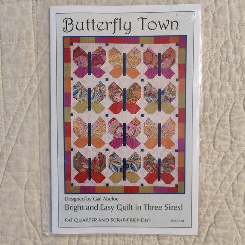 Butterfly Town Patchwork Quilt Pattern Large Bed 57x83" 2007 Animals ...