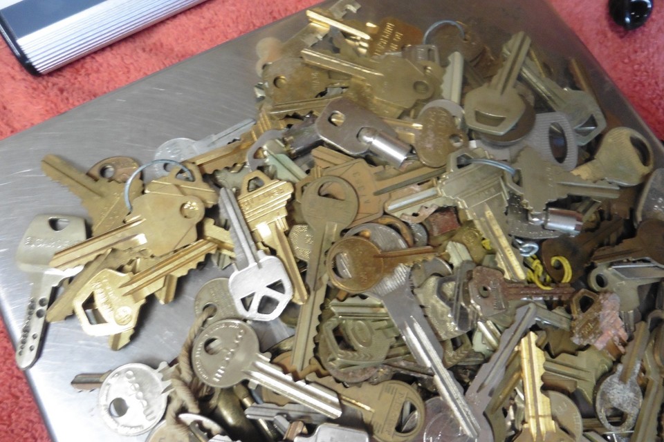 Vintage Brass keys all types brass keys cut 3lbs | eBay