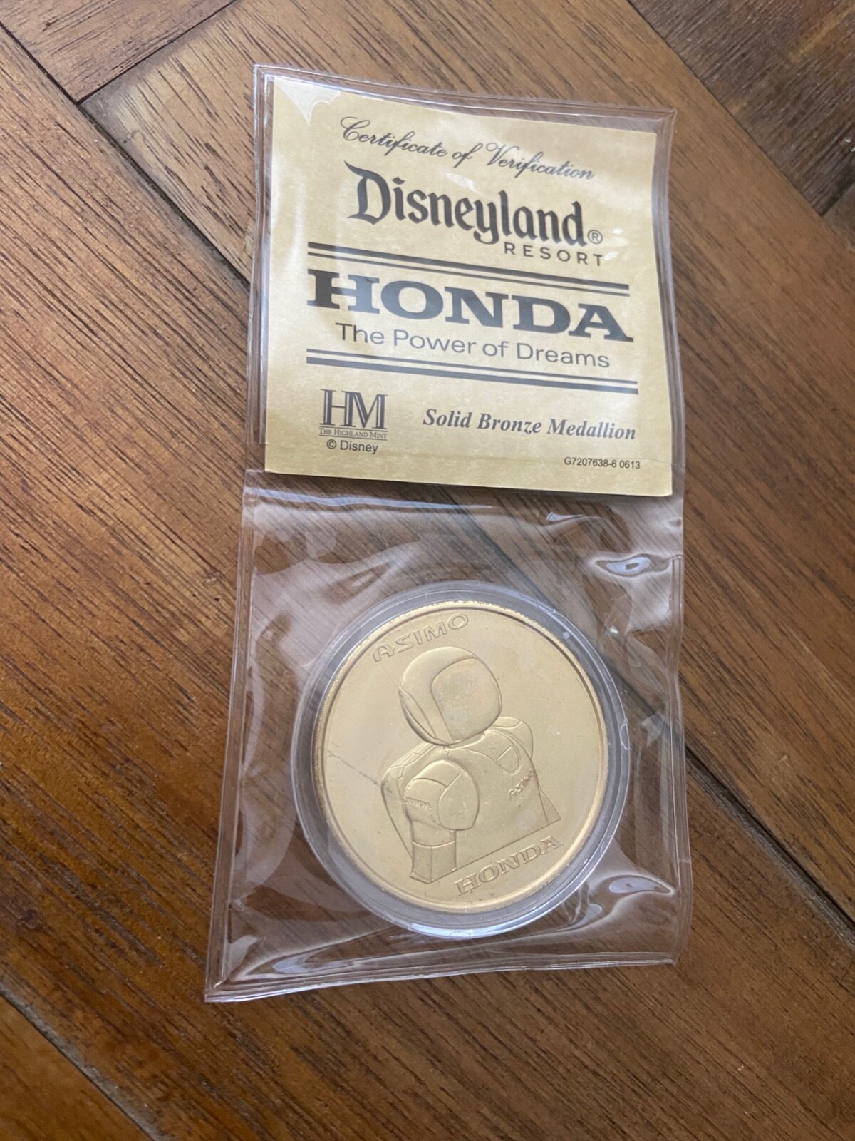 Disneyland Coin Honda Asimo Innoventions Bronze D23 NIP! | eBay