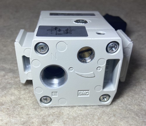 SMC Soft Start Dump Valve, White Finish NPT Ports, 24V, AV3000-N03-5DZB ...