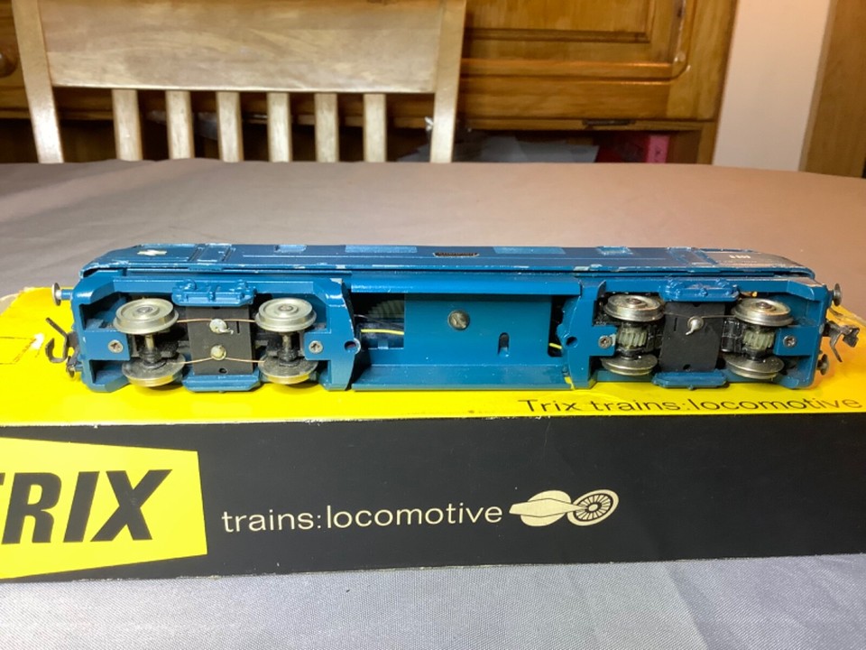 Trix Trains 1123 2 Rail BR Blue Class 42 warship Diesel Loco D809 ...