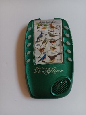 Birdsong Identiflyer Handheld Electronic Bird Call Player w/Yardbird ...