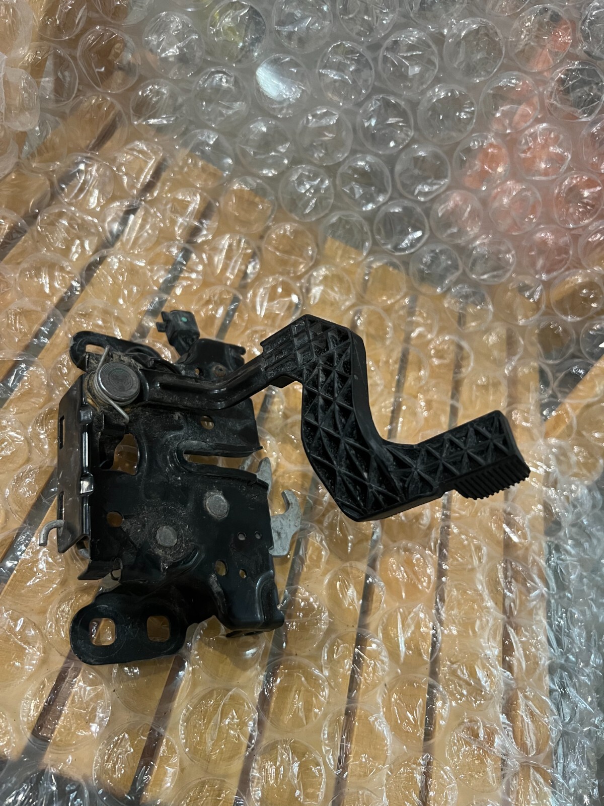 OEM 2017-2022 Chrysler Pacifica Voyager Hood Latch w Remote Start ...