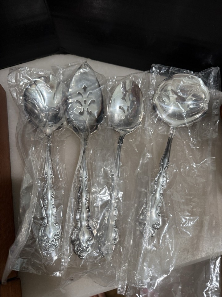 Vintage 1983 Oneida Community Silverplate Flatware Set Service For 12 ...