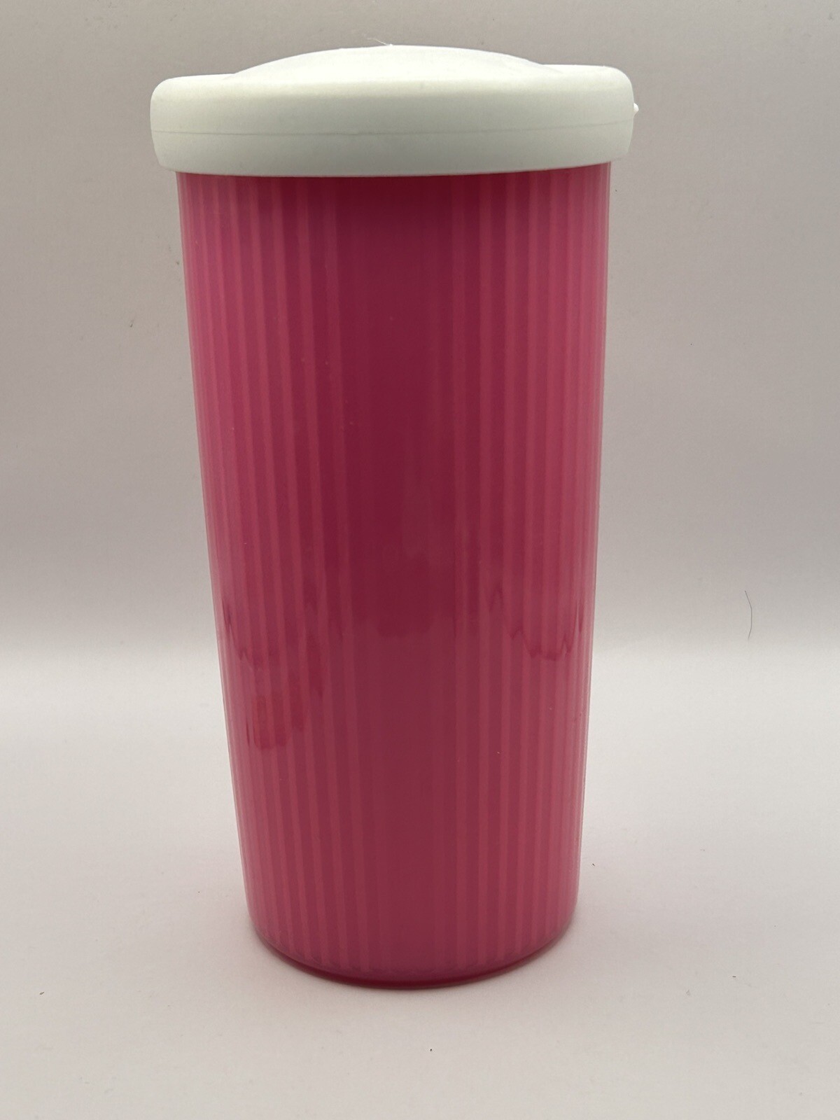 Tupperware Insulated 24 oz Tumbler Raspberry Mug Dripless White Lid Hot ...