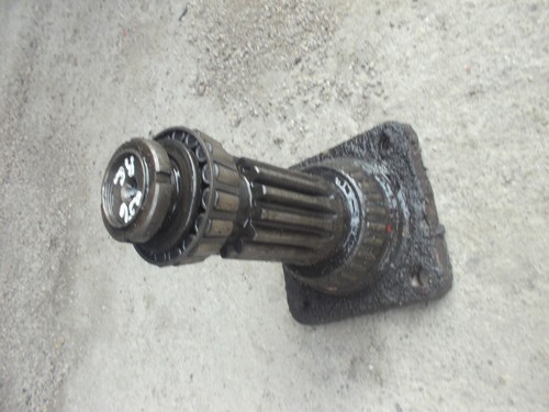 Farmall 656 Tractor IH steering main frontend bolster shaft & bearings ...